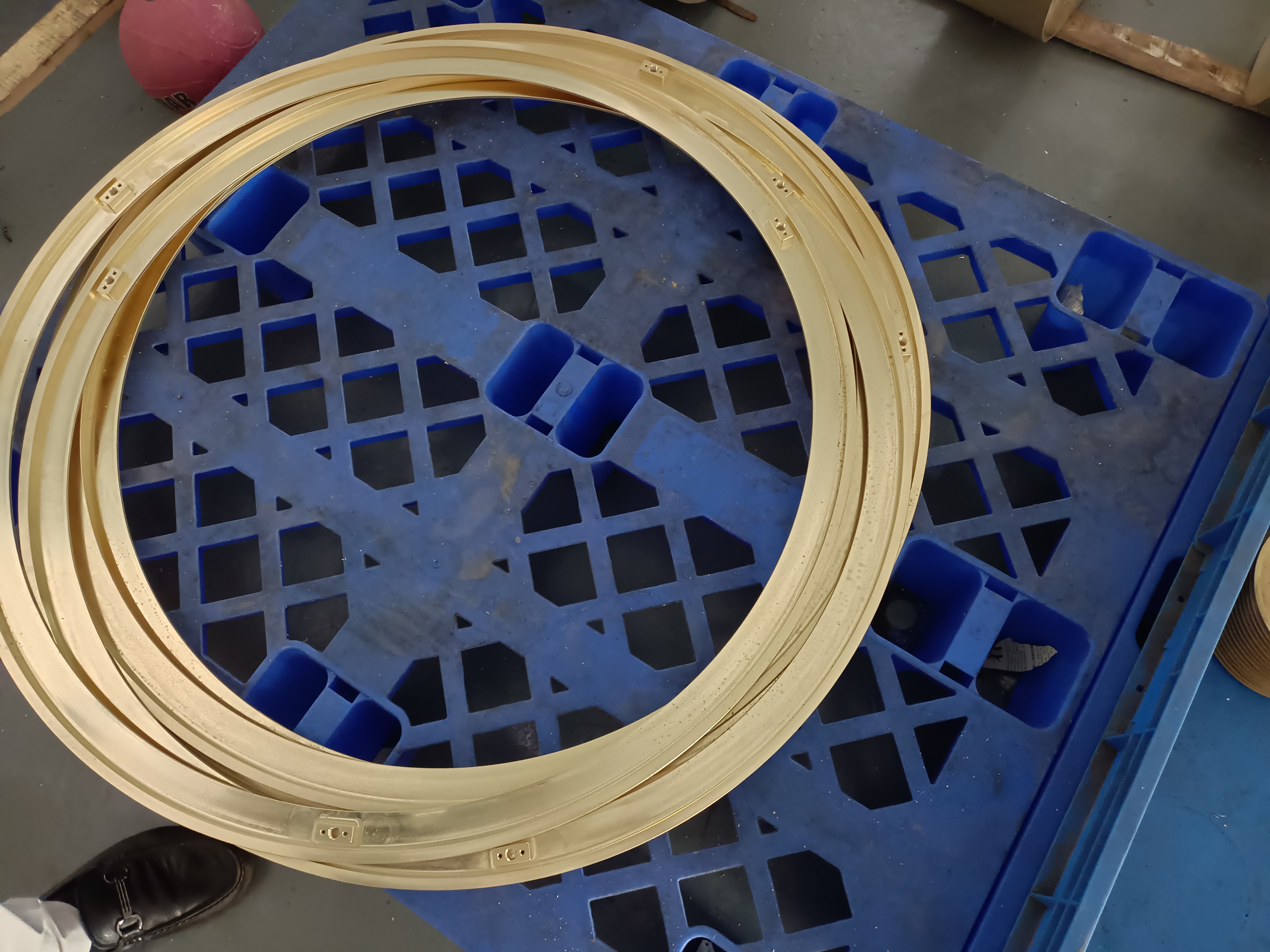 Brass CNC Machining Big Royal Hotel Mirror CNC Milling Mirror Polishing ...